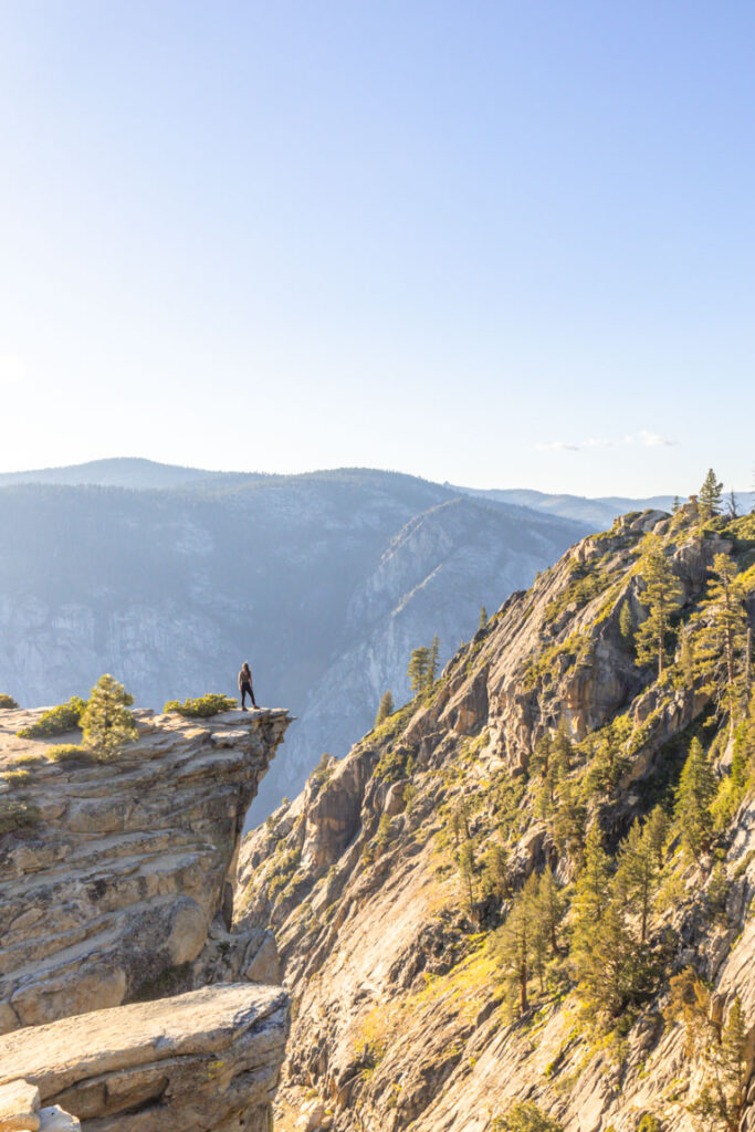 HIKING TAFT POINT IN THE ICONIC YOSEMITE NATIONAL PARK: A GUIDE - I AM ...